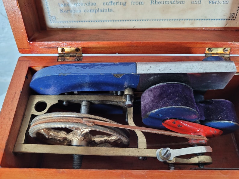 Antique Magneto Device / Magneto Electric Machine for Nervous and Other ...