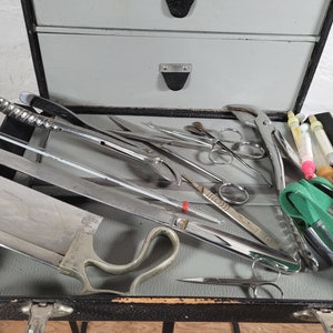 Vintage Surgical Tools / Vintage Medical Case / Doctor's Bag - Etsy