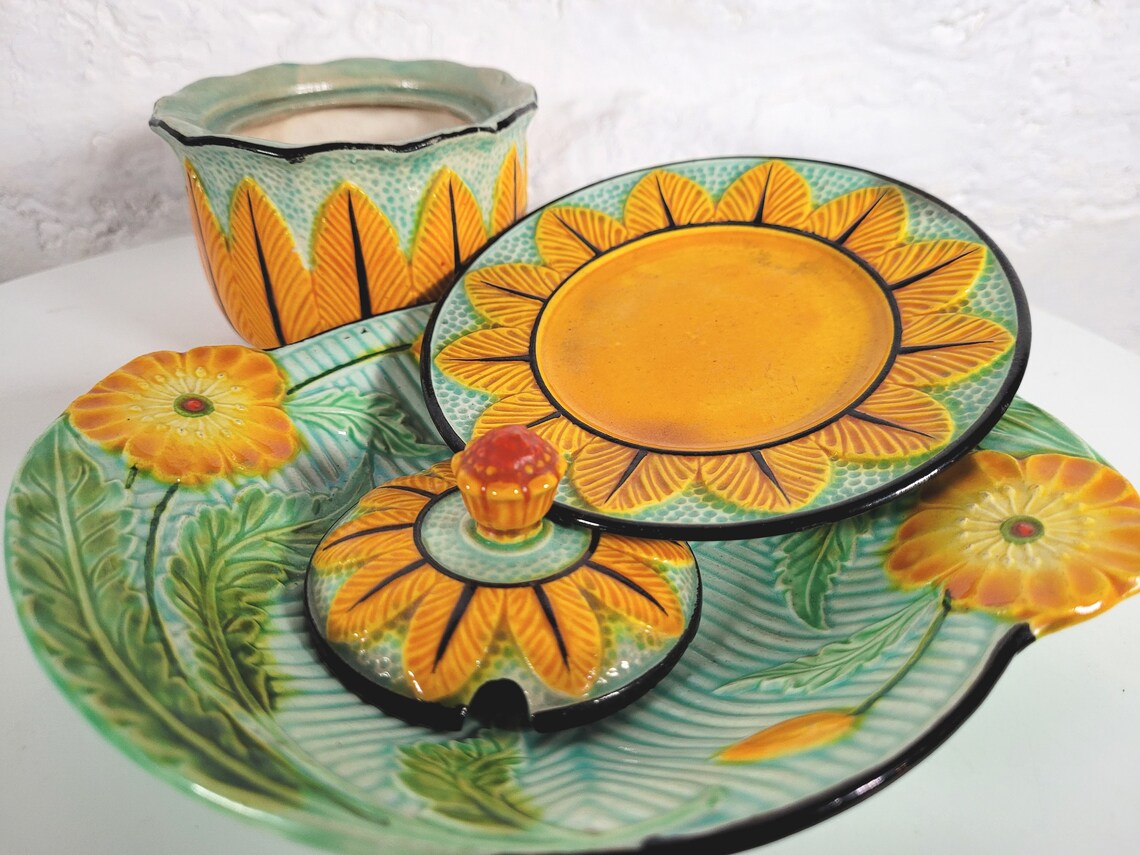 A Collection of Floral Japanese Maruhon Ware Pottery / Conserve Jar ...