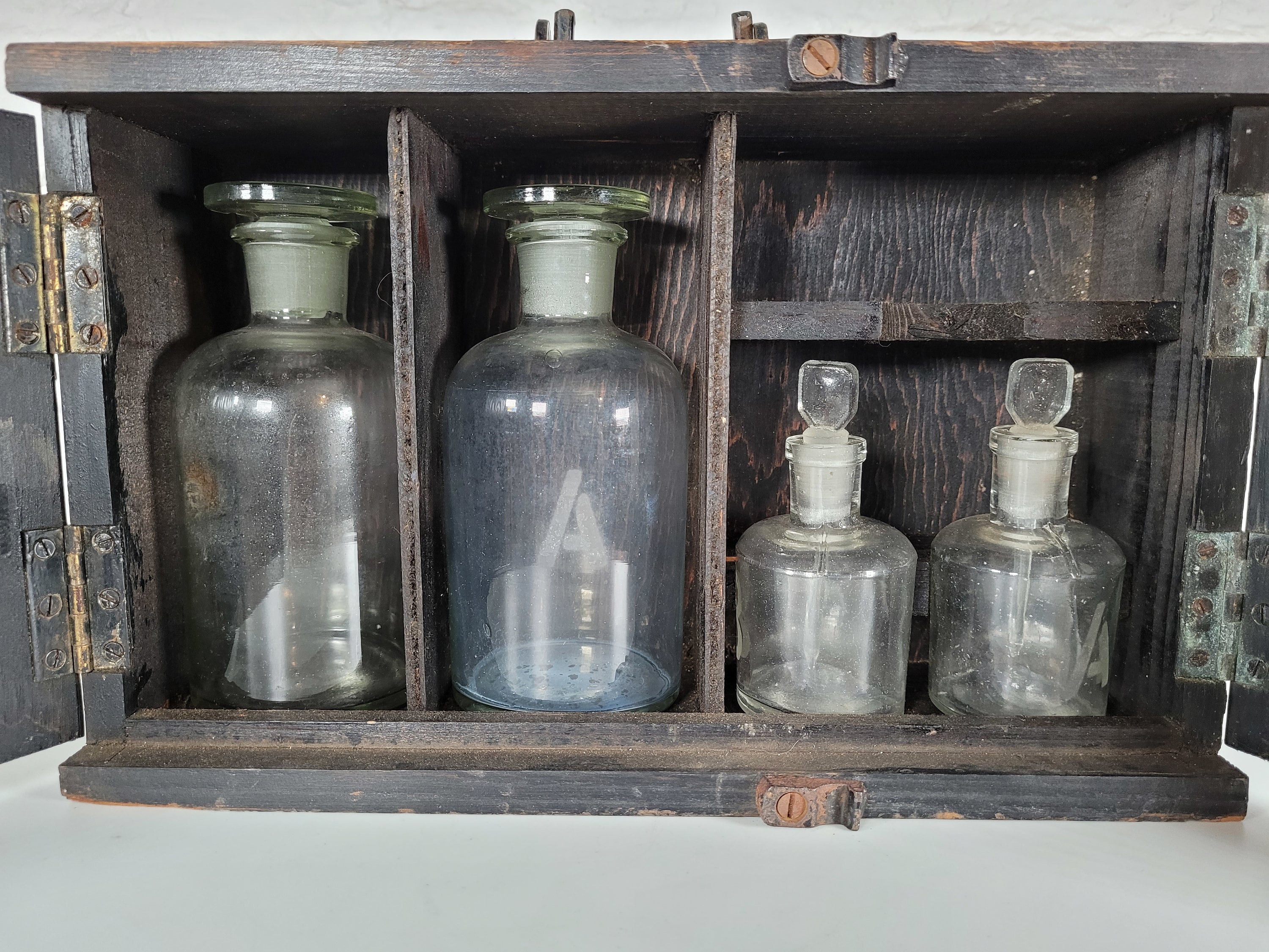 Antique Chemisty Testing Set / Apothecary Bottles in Carry - Etsy