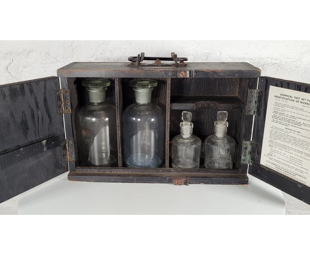 Antique Chemisty Testing Set / Apothecary Bottles in Carry Case ...