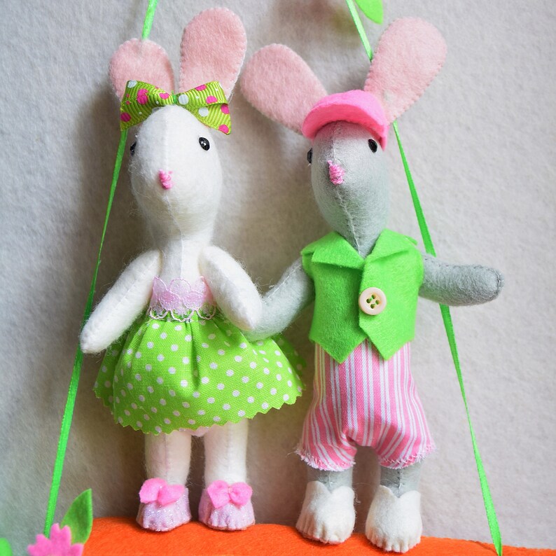 Swinging Bunnies /easter Decoration/felt Bunnies Easter Pdf/door Wreath ...