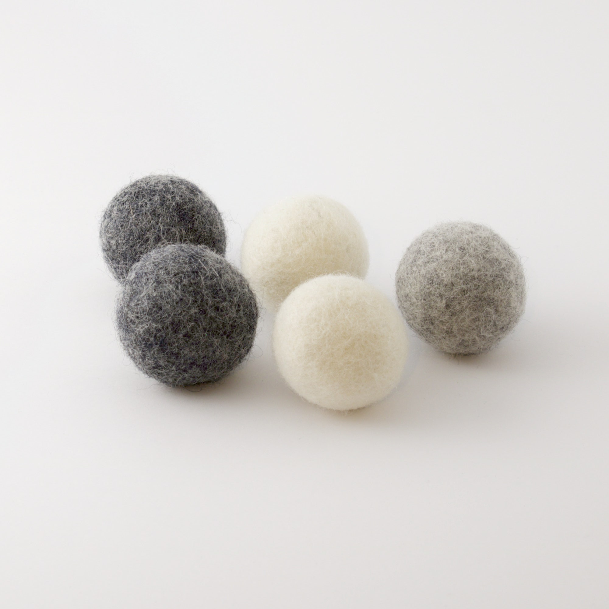 5 Wool Balls for Cats , the Kitty Toy Set - Etsy