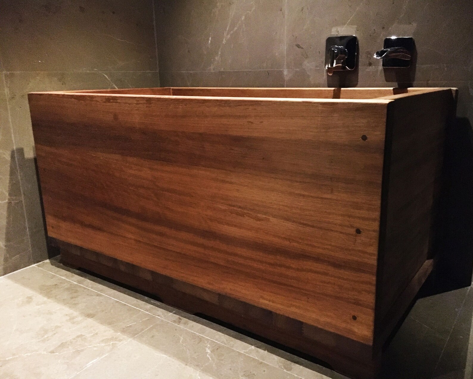 Ofuro Wooden Soaking Bathtub Iroko Wood Customizable | Etsy