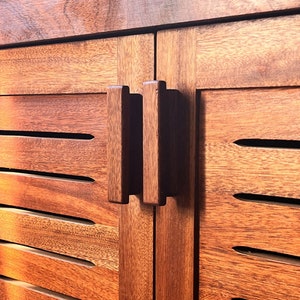 Mahogany Sipo Wood Bathroom Vanity Cabinet With 2 Ventilated Doors - 80 ...