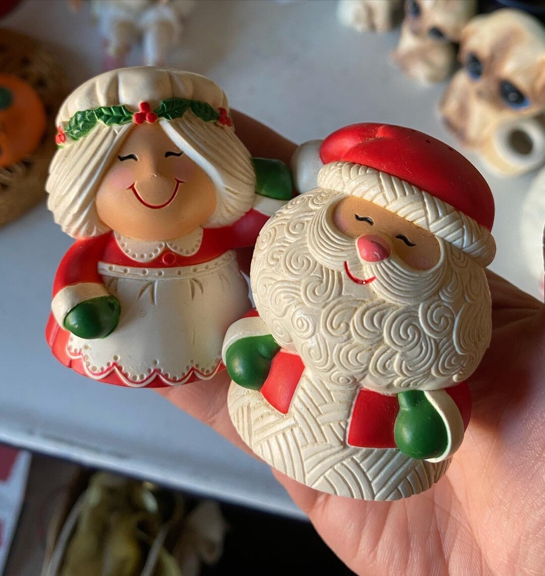 Vintage Hallmark Santa and Mrs. Claus Salt and Pepper Shakers - Etsy