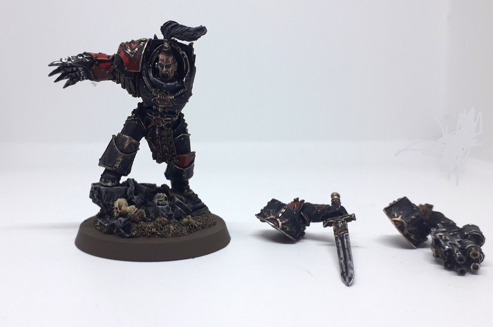 Abaddon and Loken Wargaming 28mm Warrior Miniature 40k 30k - Etsy