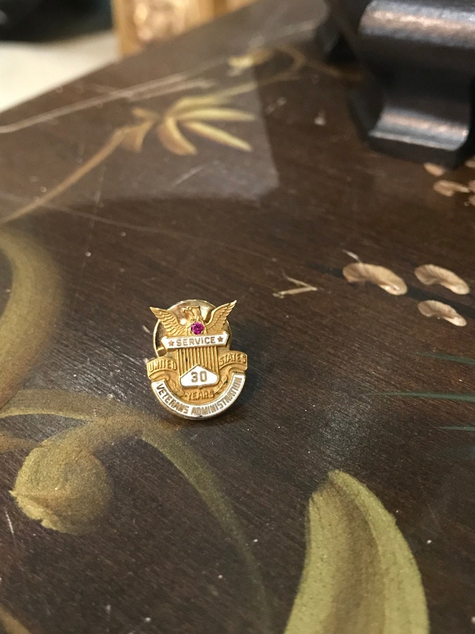 10k Gold 30 Years of Service United States Veteran Administration Pin ...