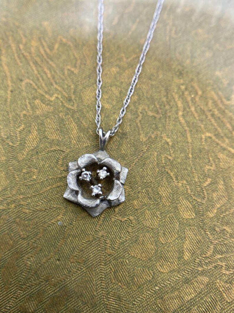 Vintage C.1940s Brushed 14k White Gold Rosette 16"l Drop Necklace W ...