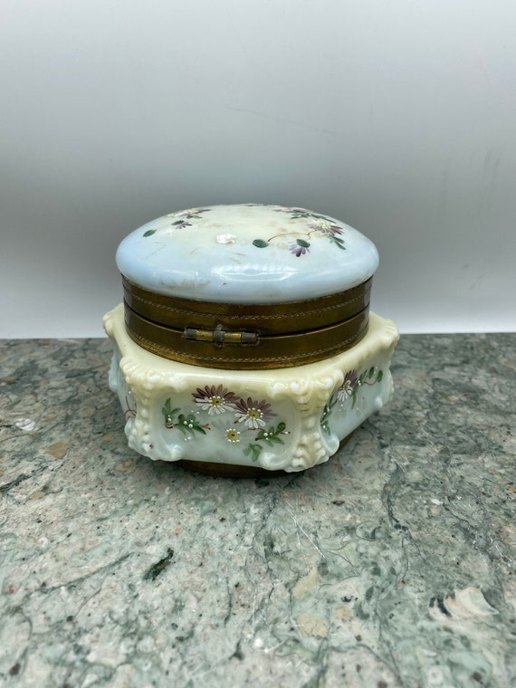 vintage powder dish - Gem