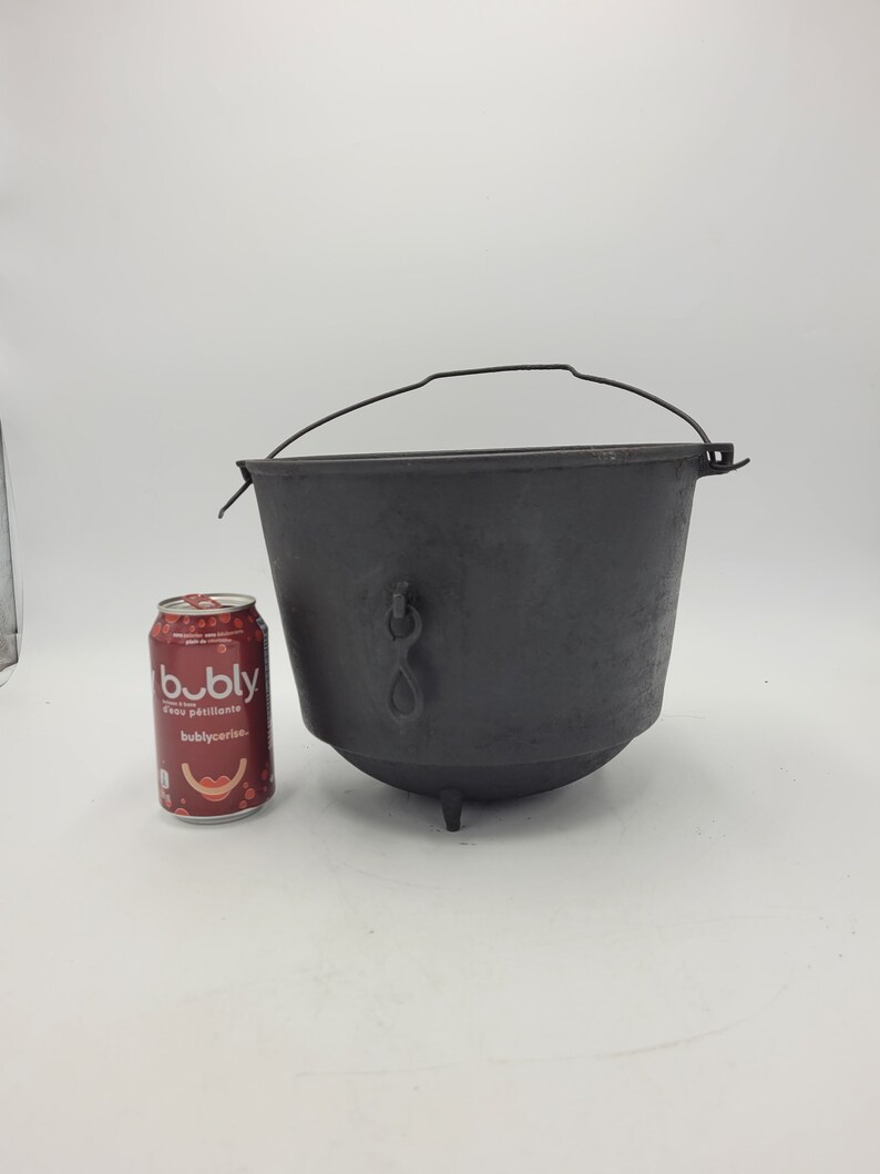 Cast Iron Footed Couldron - Etsy
