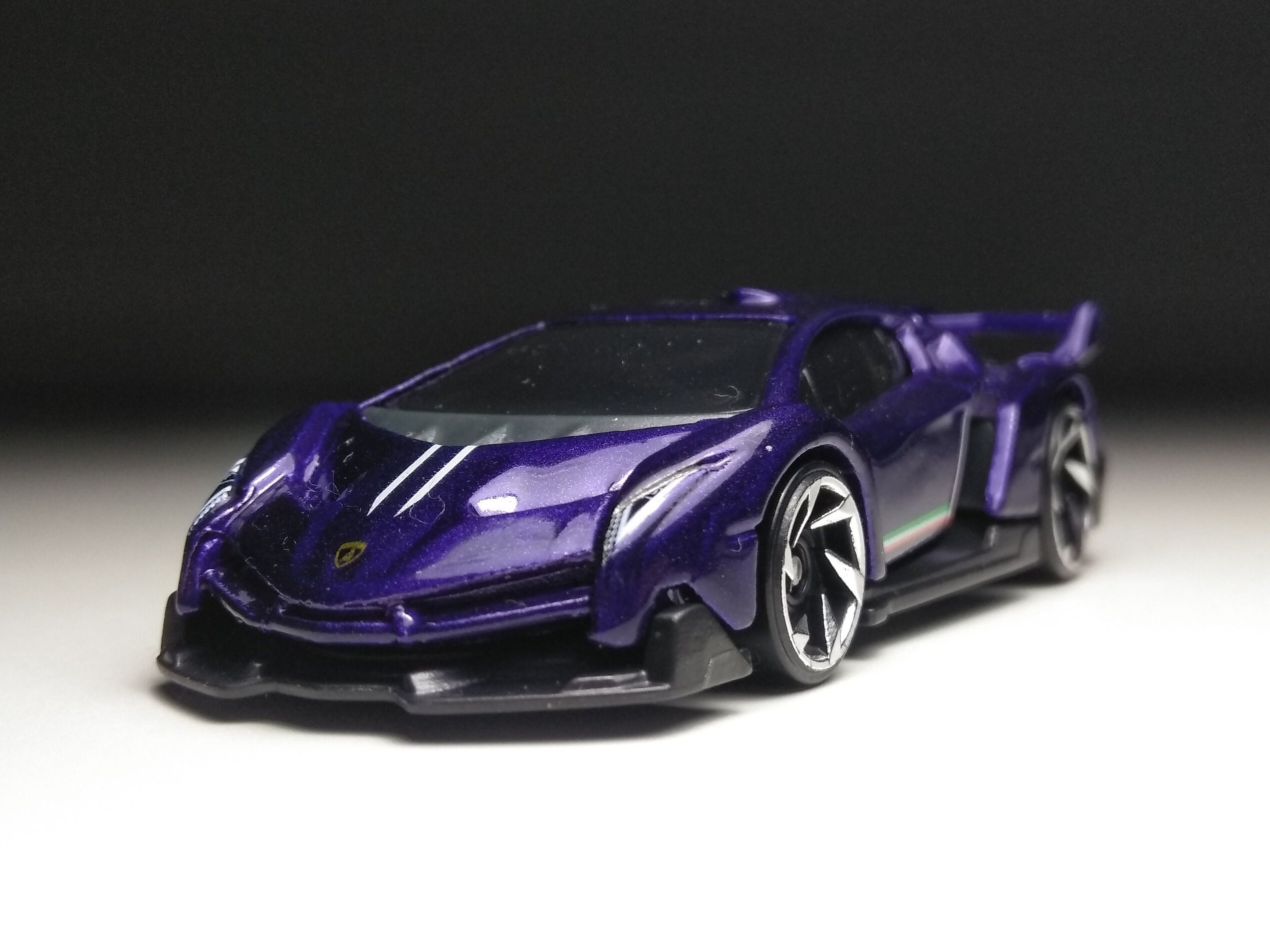 Lamborghini Veneno Hot Wheels Blue