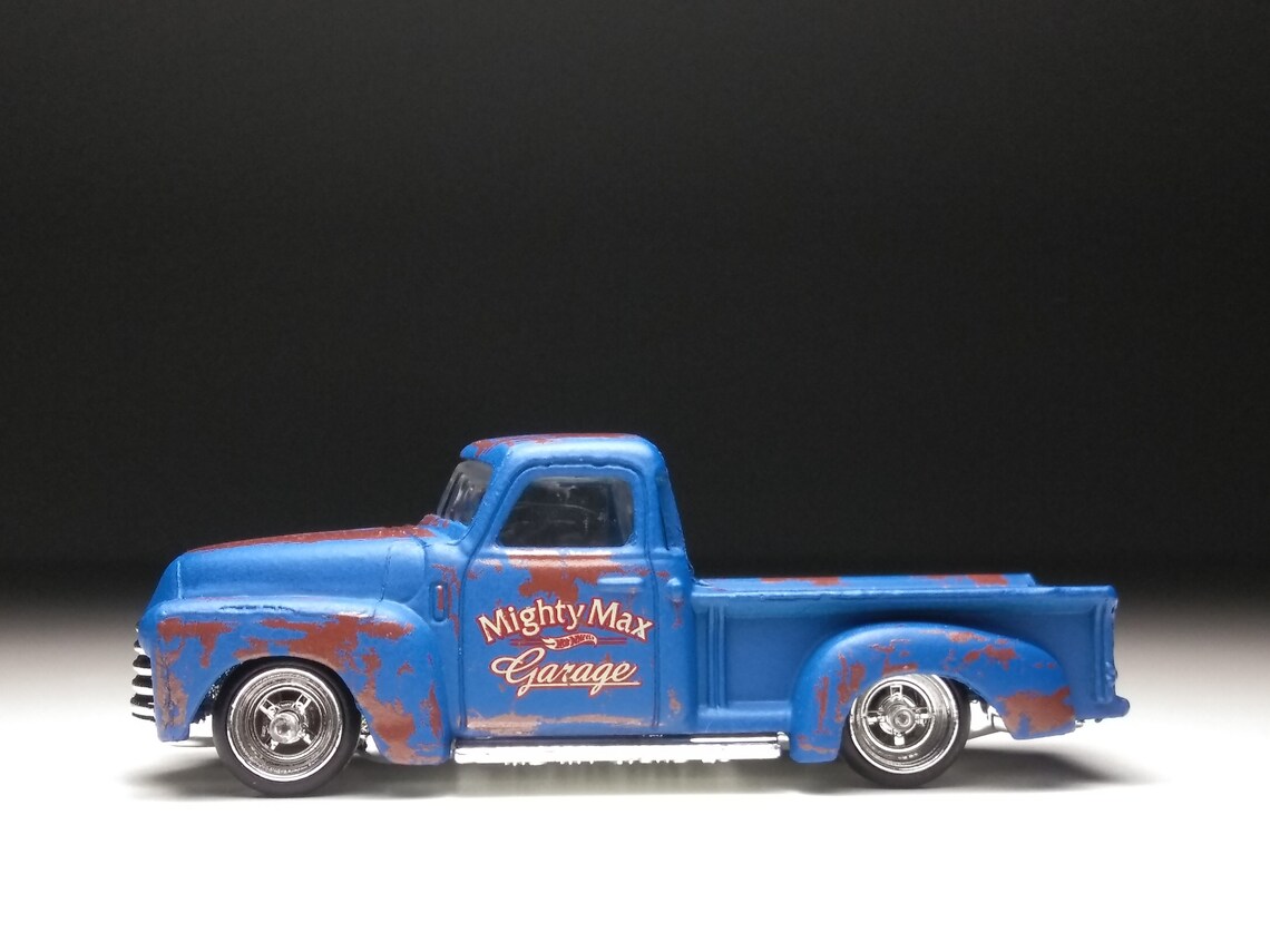 2020 Hot Wheels Blue Rusty 52 Chevy Mighty Max Garage. (Pneus en ...