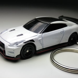 Nissan GTR R35 Keychain - Etsy