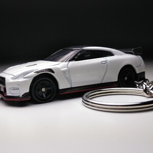 Nissan GTR R35 Keychain - Etsy