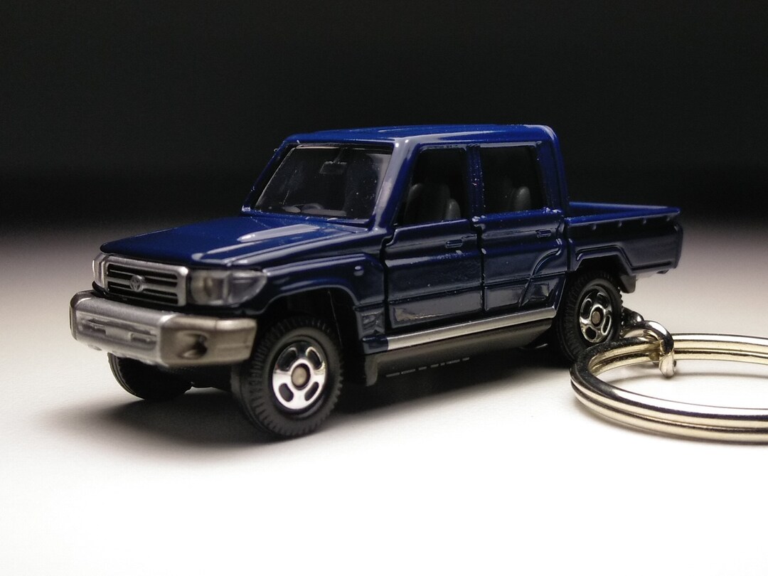 Toyota Land Cruiser Keychain - Etsy