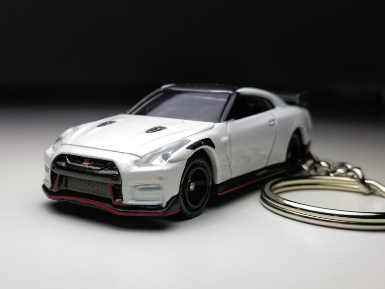 Nissan GTR R35 Keychain - Etsy
