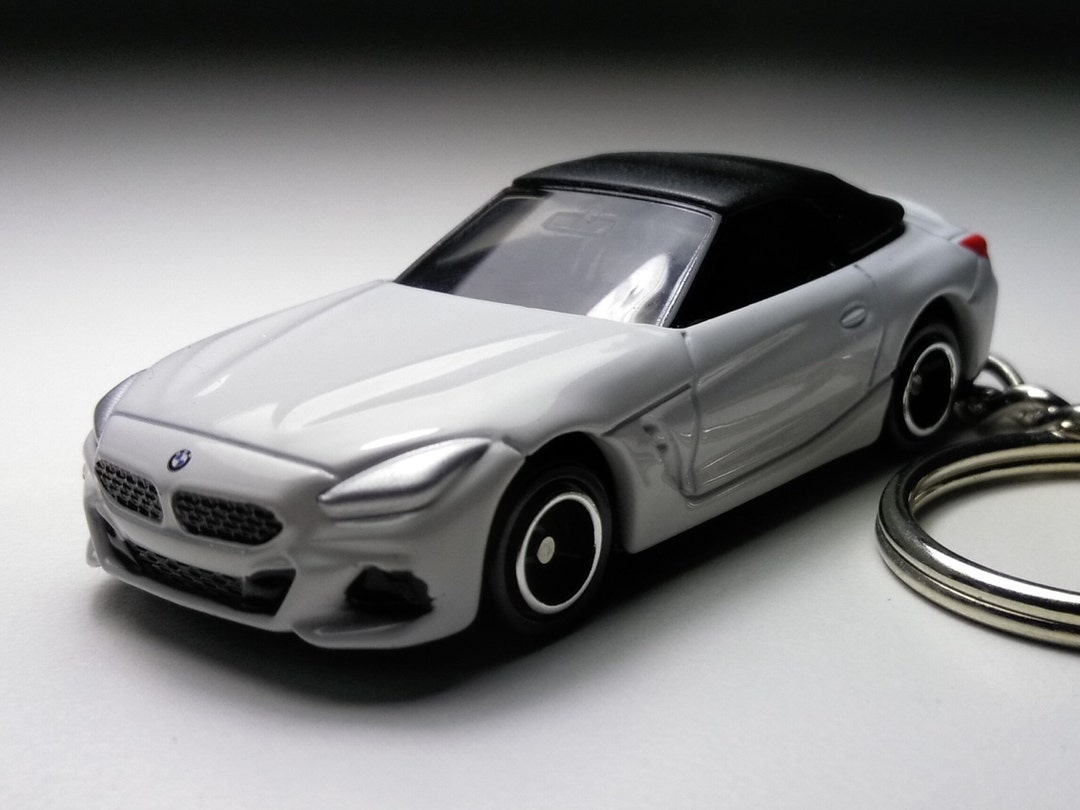 BMW Z4 Keychain - Etsy