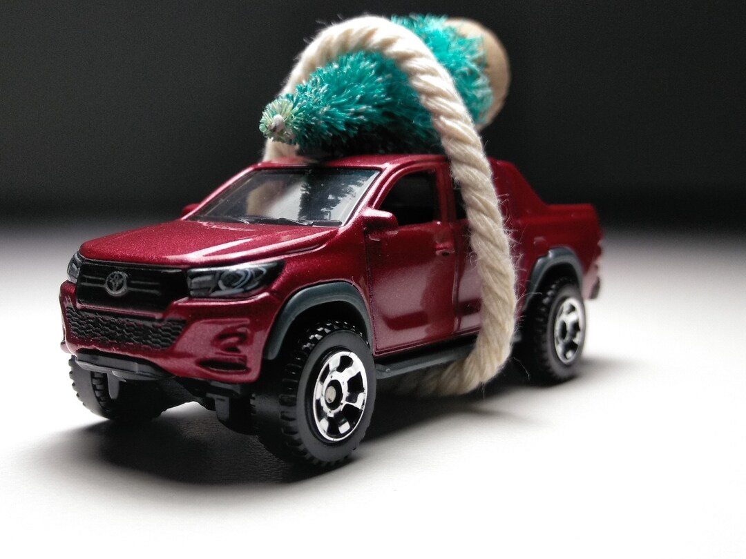 Toyota Hilux Carrying Christmas Tree, Car Christmas Ornament - Etsy