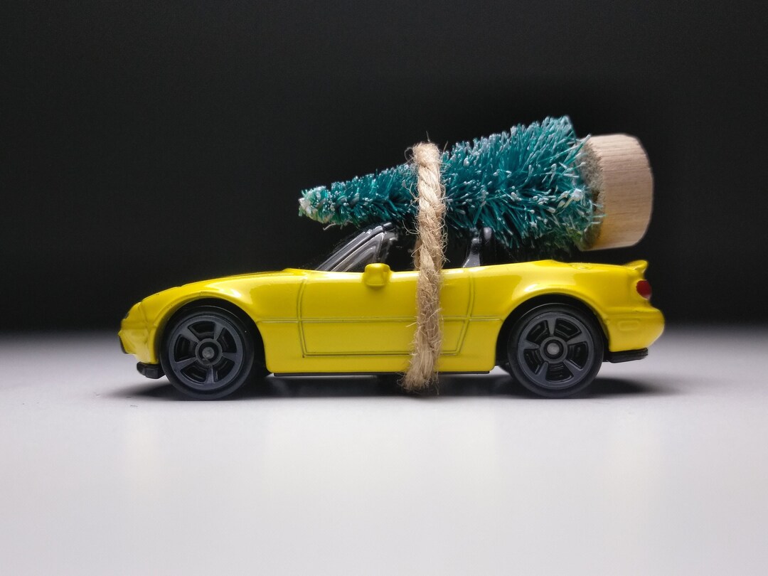 Mazda MX-5 Miata Carrying Christmas Tree, Car Christmas Ornament - Etsy