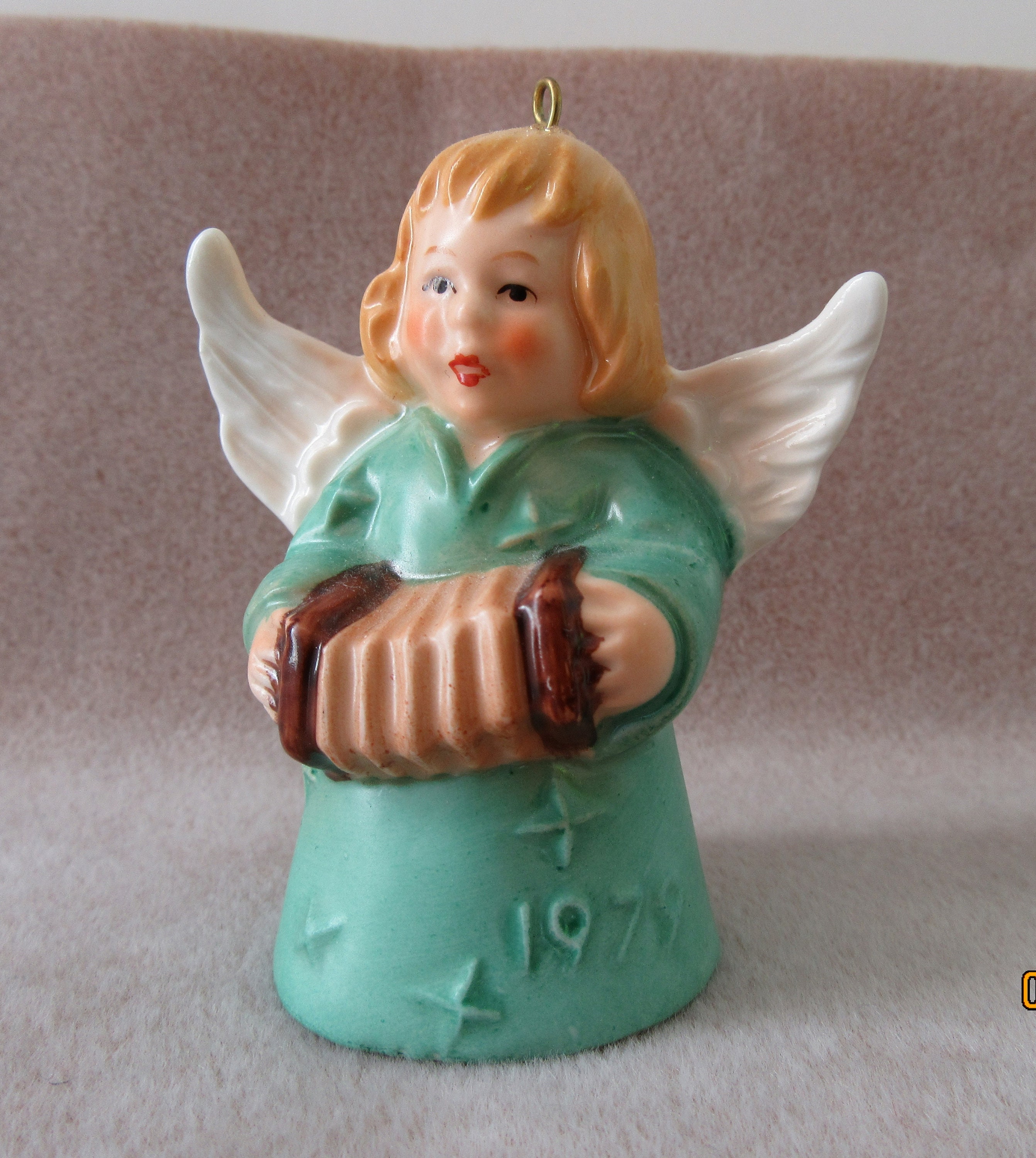 1979 Goebel Angel Bell Ornament Green Accordian Player - Etsy 日本