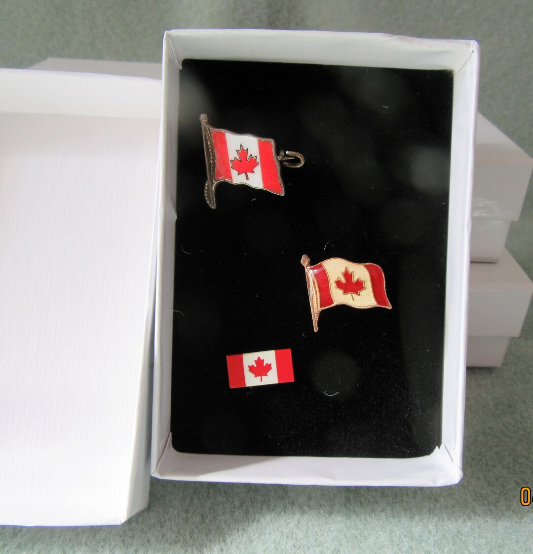 3 Canadian Flag Lapel Pins - Etsy