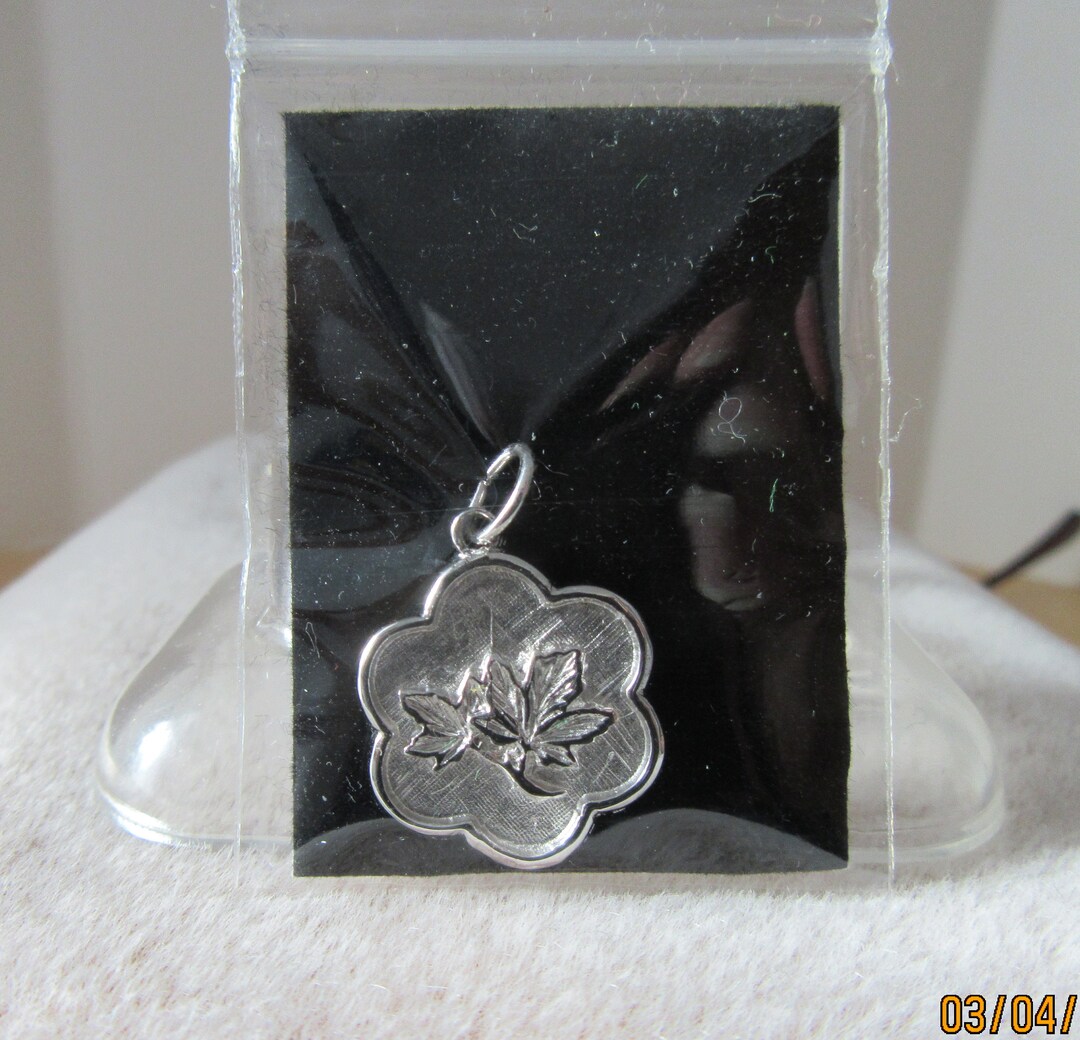Vintage Sterling Silver Maple Leaf Pendant/charm - Etsy