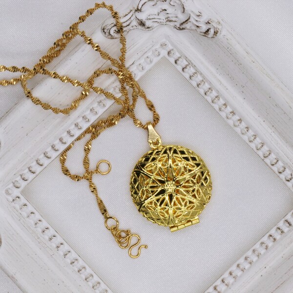 Filigree Locket - Etsy