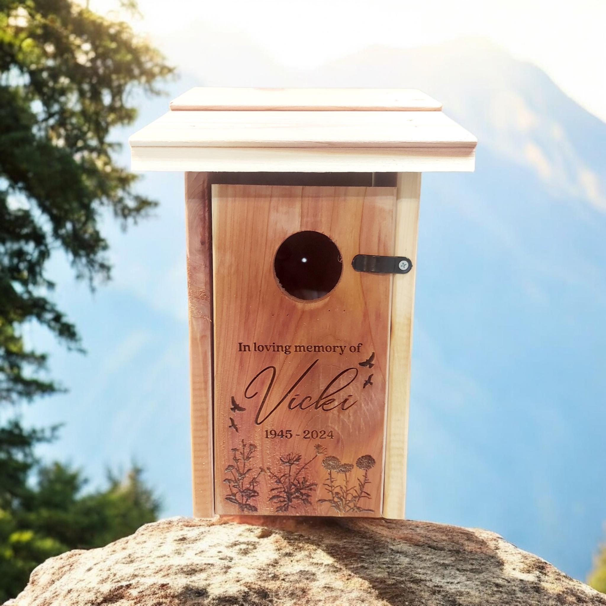 Memorial Bird House, Personalized Bird House, Custom Cedar Bird House ...