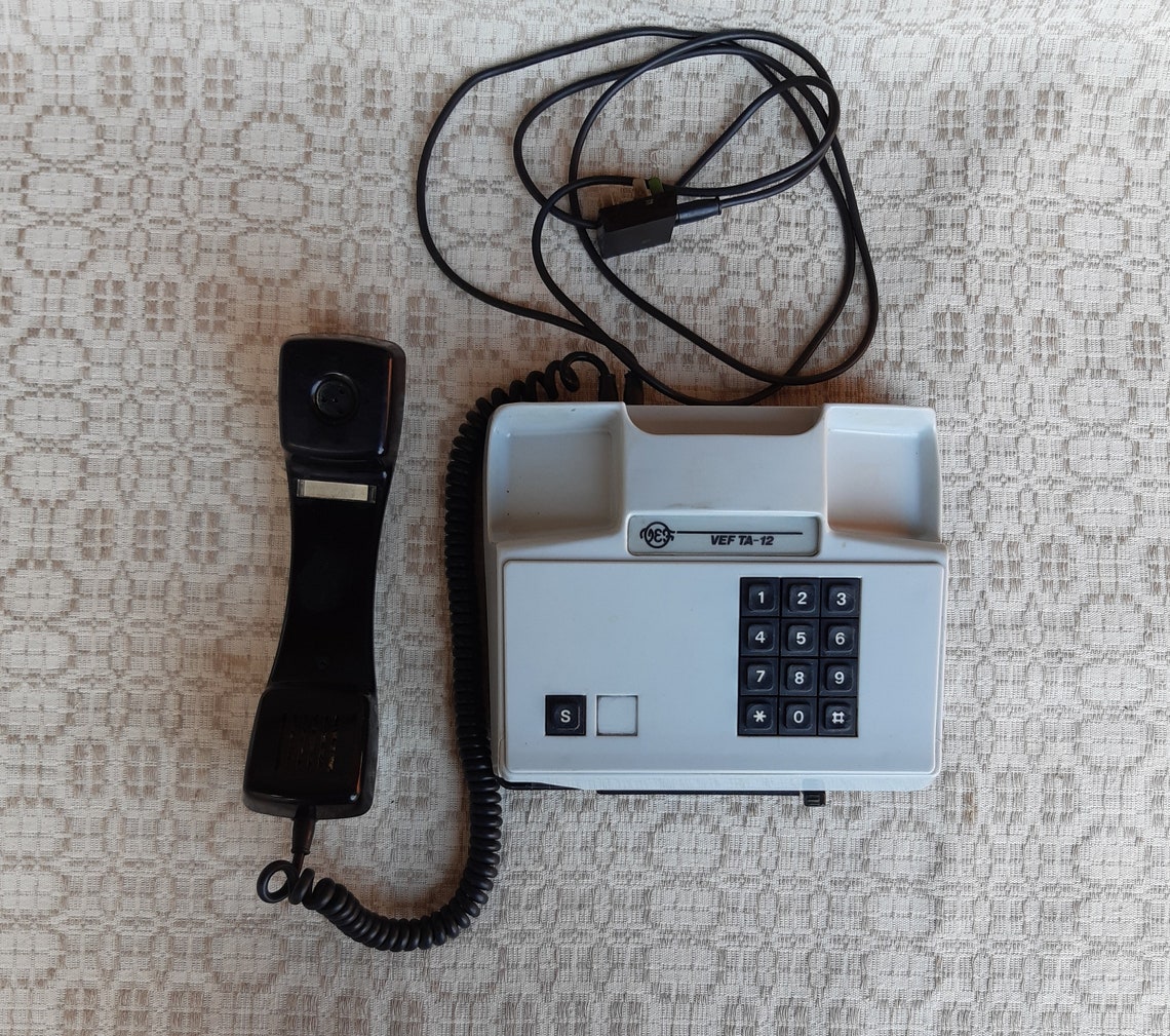 Russisches Vintage Tastentelefon VEF TA-12, altes Tischtelefon, Vintage ...