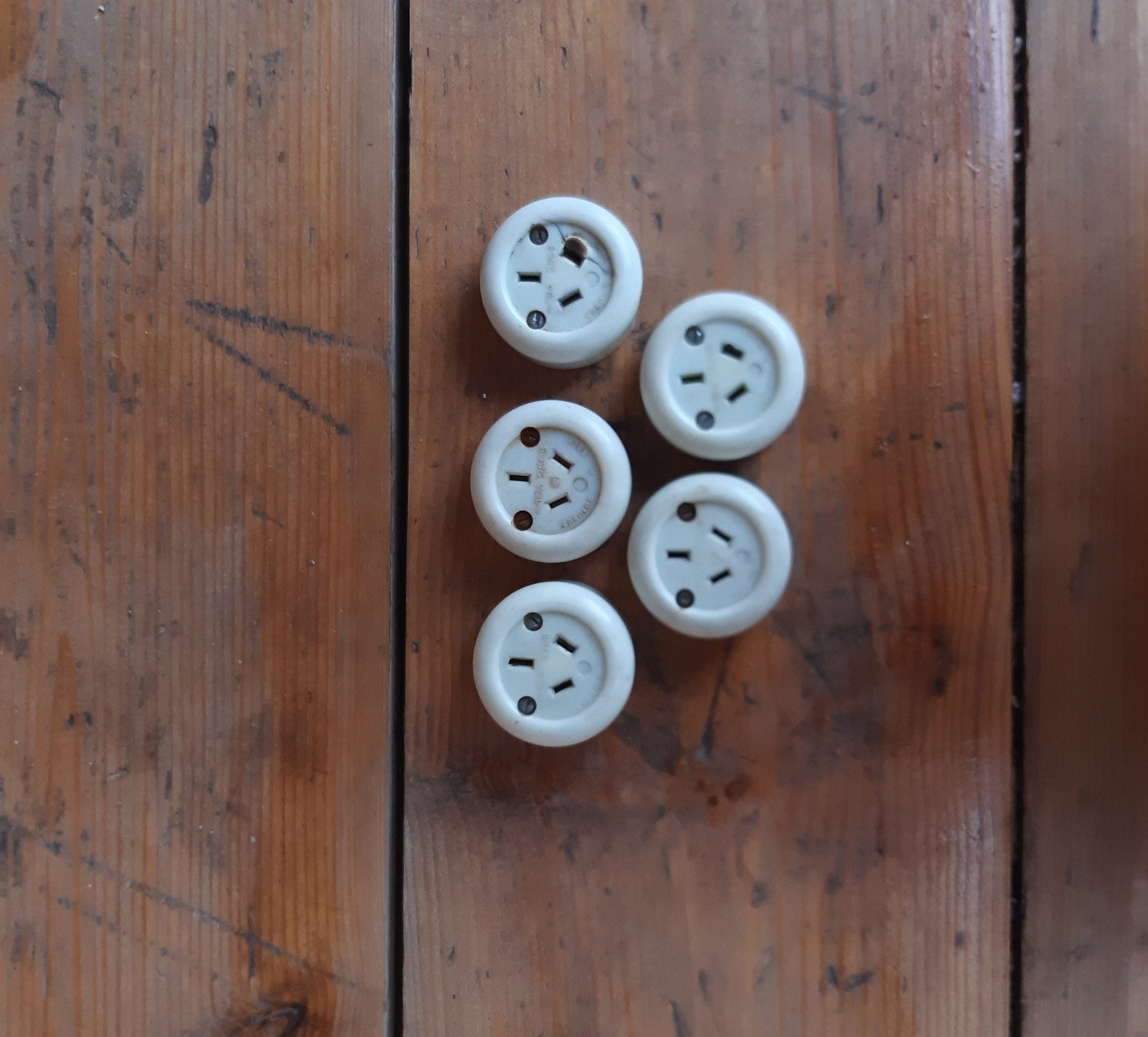 Set of 5 Vintage Electrical 3 Prong Bakelite Sockets, Wall Plug ...