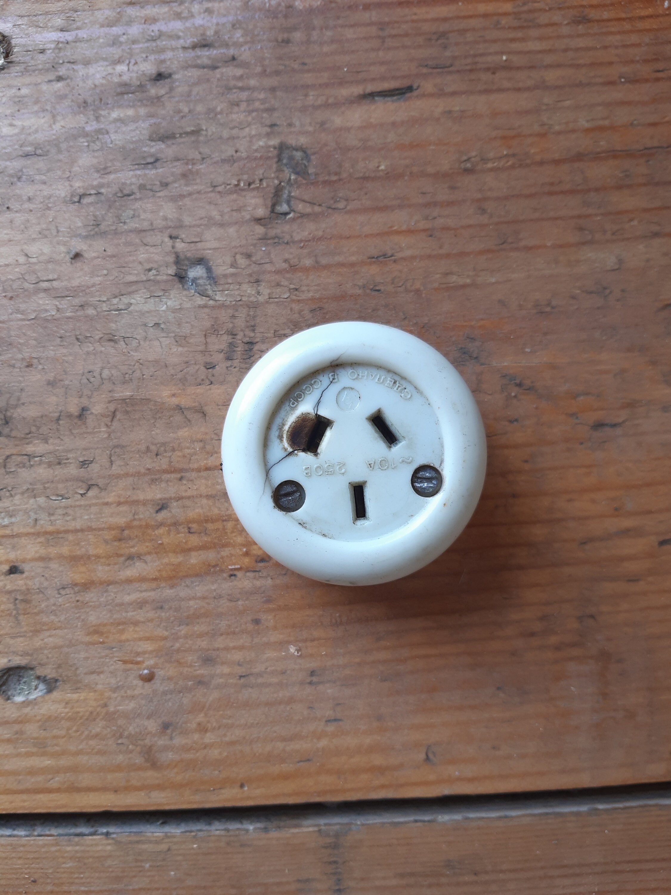 Set of 5 Vintage Electrical 3 Prong Bakelite Sockets, Wall Plug ...