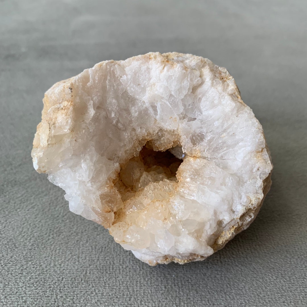 Natural Kentucky Geode - Beautiful Quartz Crystals - 9.3 Ounces - #438 ...
