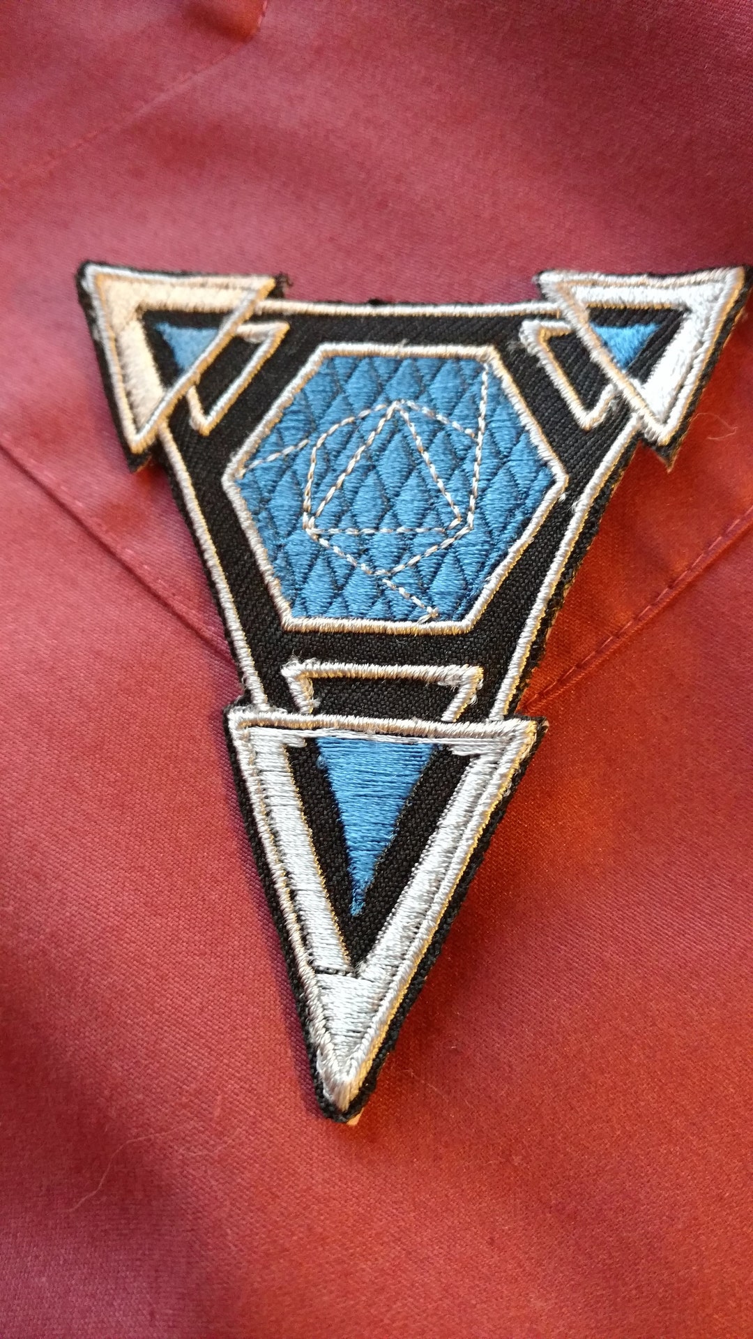 Triangle Emblem - Fanart Inspired by Bayonetta 2 - Etsy