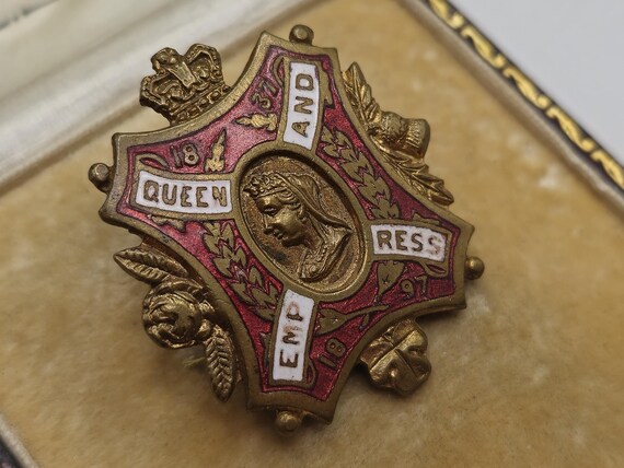 Antique Queen Victoria Diamond Jubilee Pin / Brooch - Gem