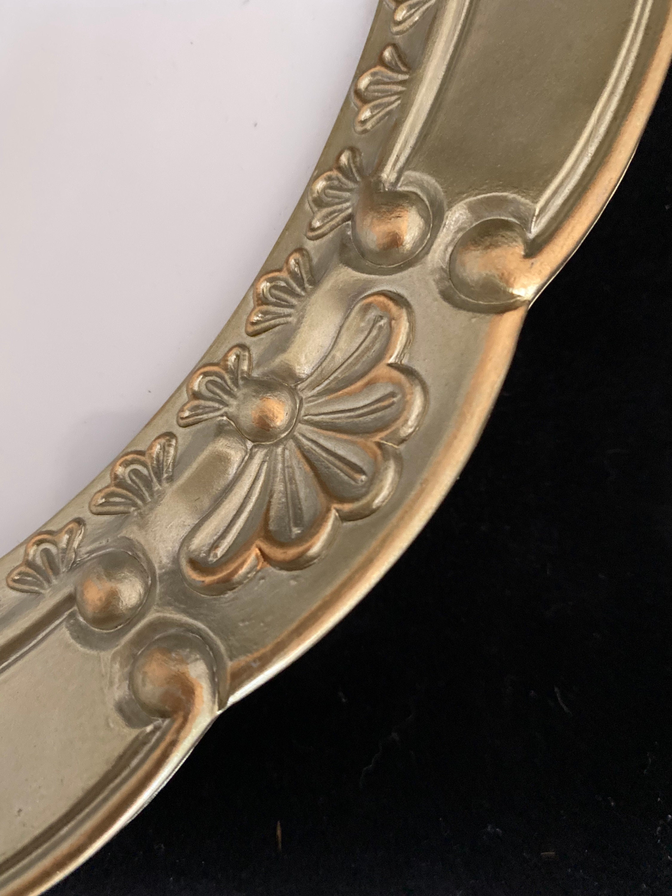 Vintage Large Oval Picture Frame-champagne Gold Color-9 X 7-felt Easel ...