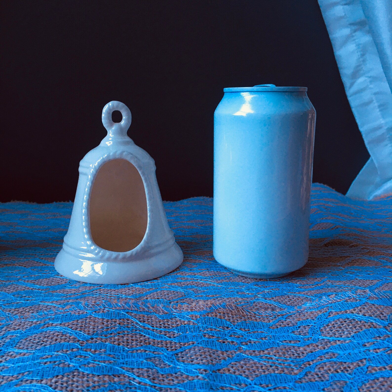 Vintage Bell-shaped Cloche Display-ceramic-antique White-4 1/2 Inches ...