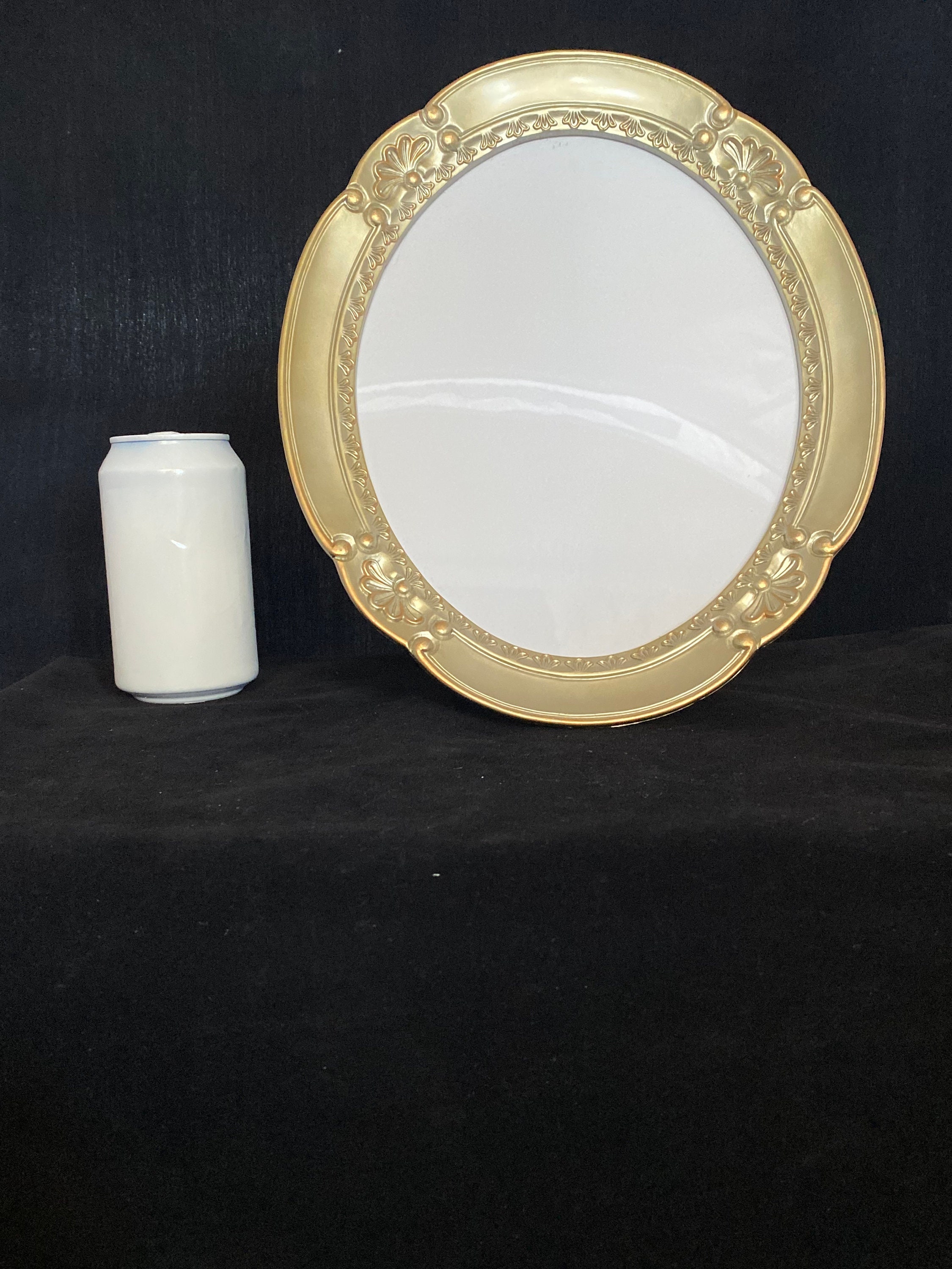 Vintage Large Oval Picture Frame-champagne Gold Color-9 X 7-felt Easel ...