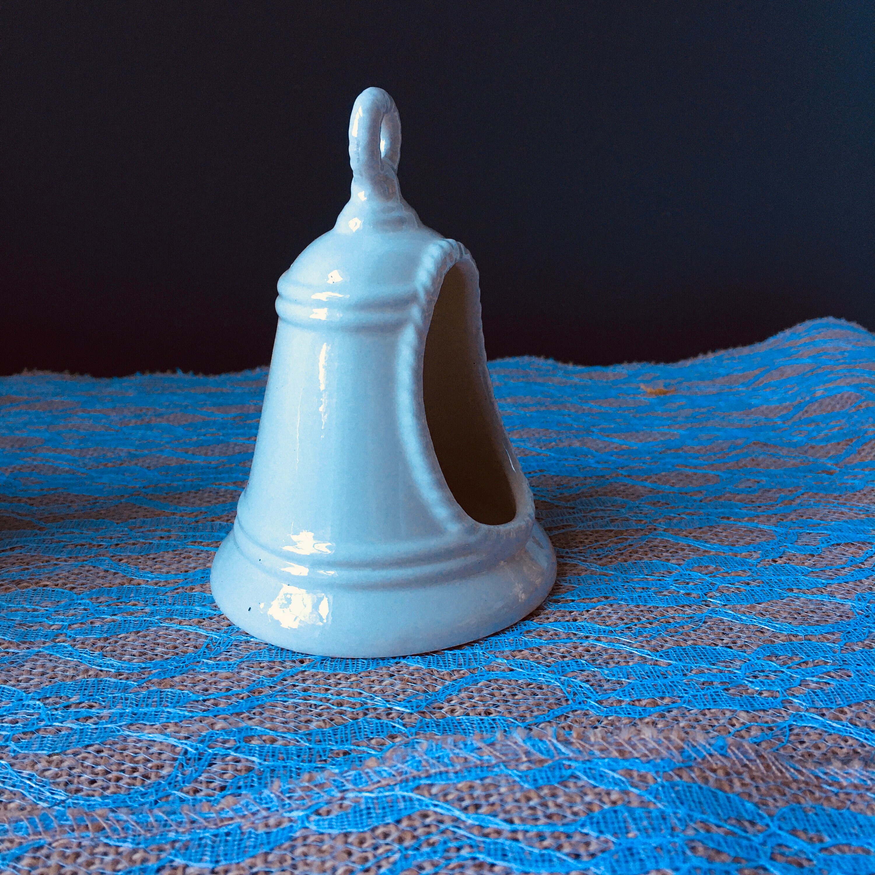 Vintage Bell-shaped Cloche Display-ceramic-antique White-4 1/2 Inches ...