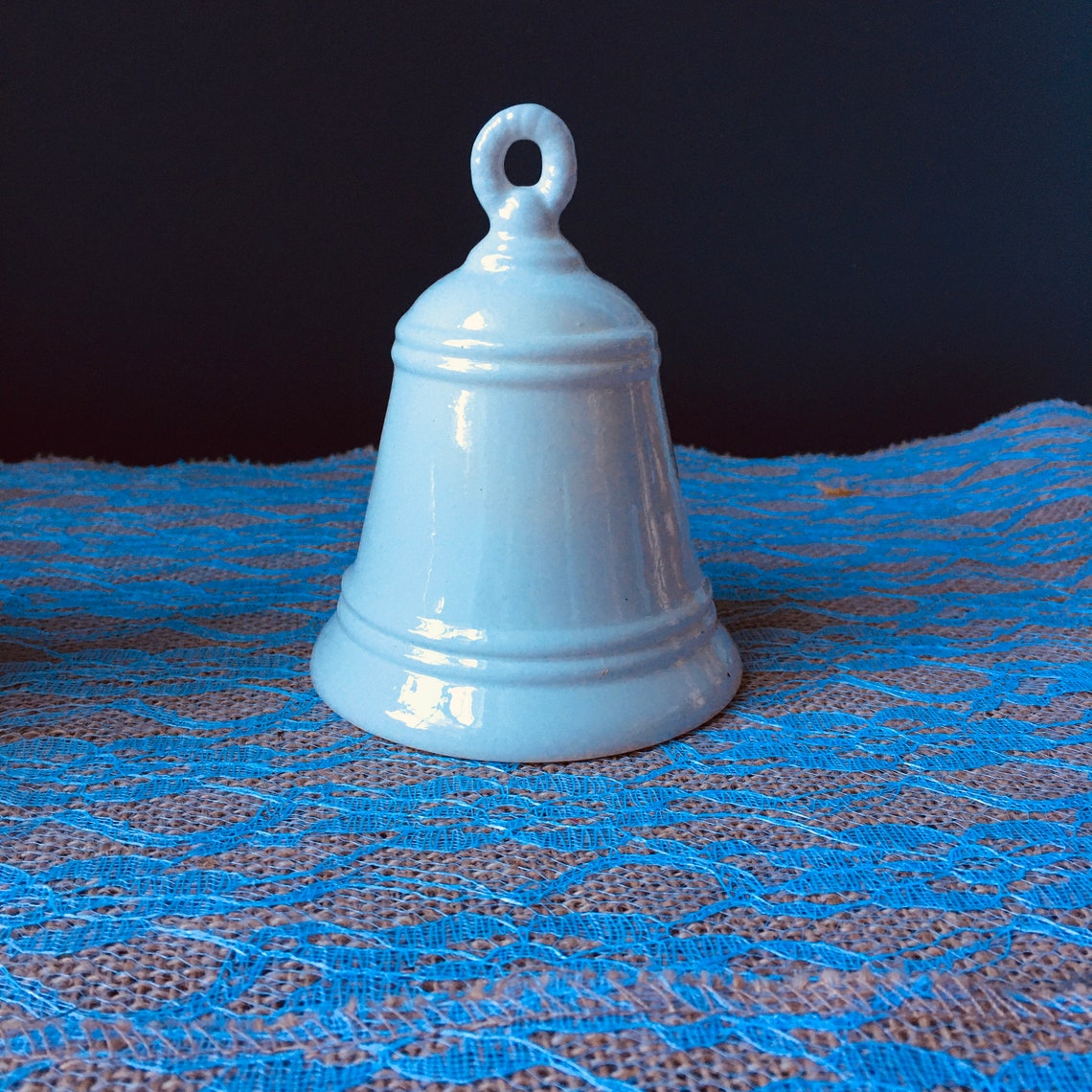Vintage Bell-shaped Cloche Display-ceramic-antique White-4 1/2 Inches ...