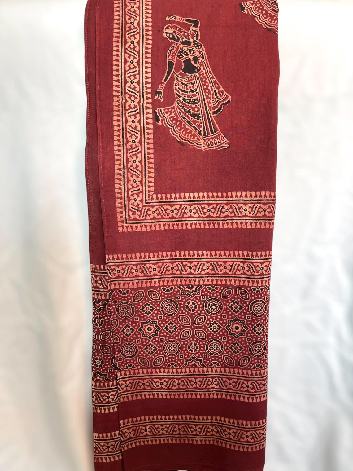 Gujarati Dupatta Eco Friendly Sindhi Ajrak Scarf, Resist Dyed Indian ...