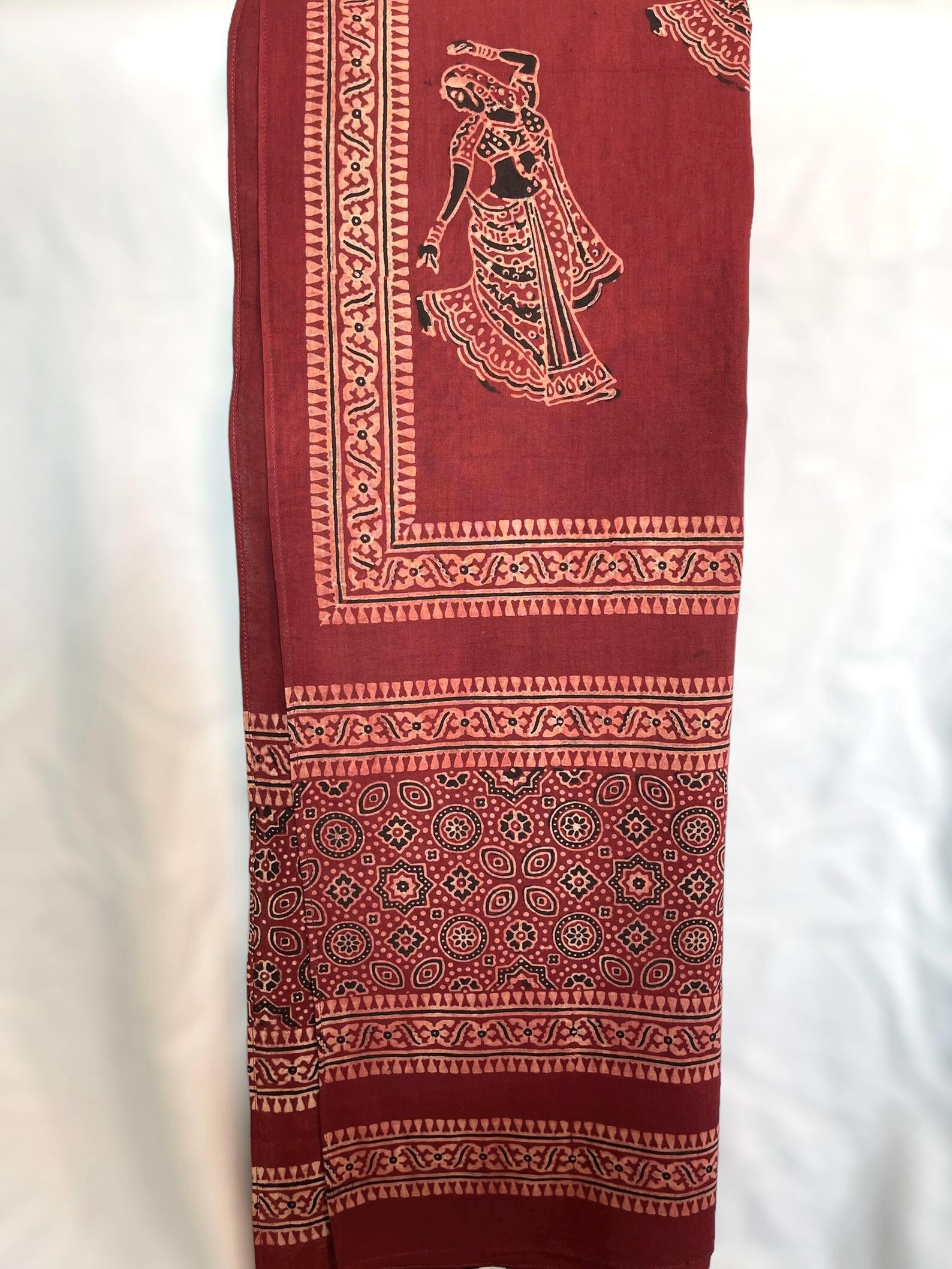 Gujarati Dupatta Eco Friendly Sindhi Ajrak Scarf, Resist Dyed Indian ...