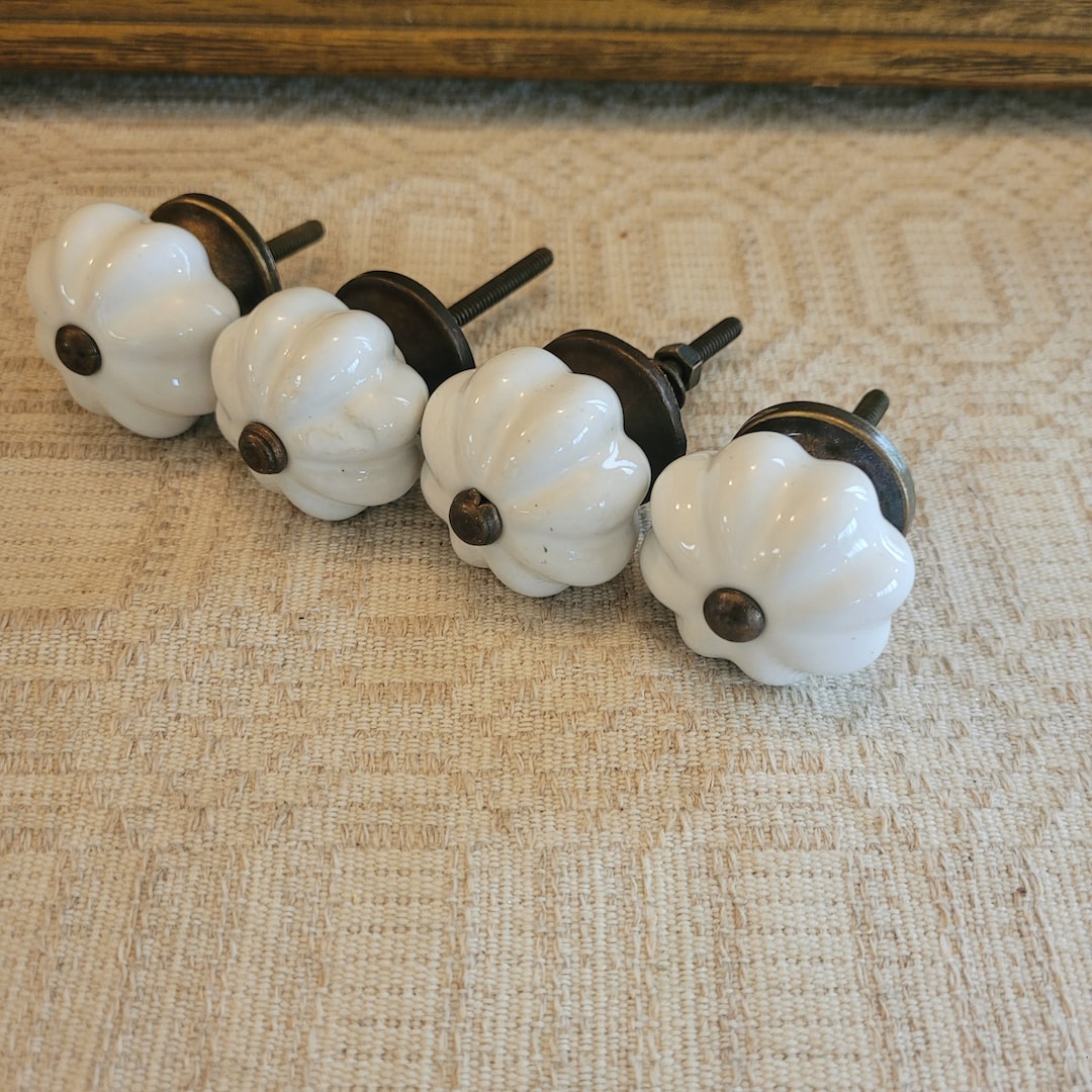 Classic Porcelain Knobs, Set of 4, Vintage Drawer Pulls, Ivory White ...