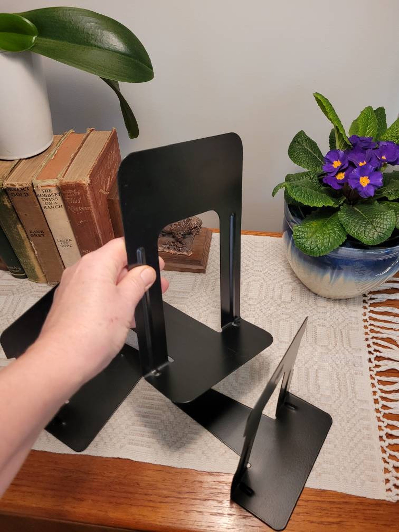 Metal book ends - archtery