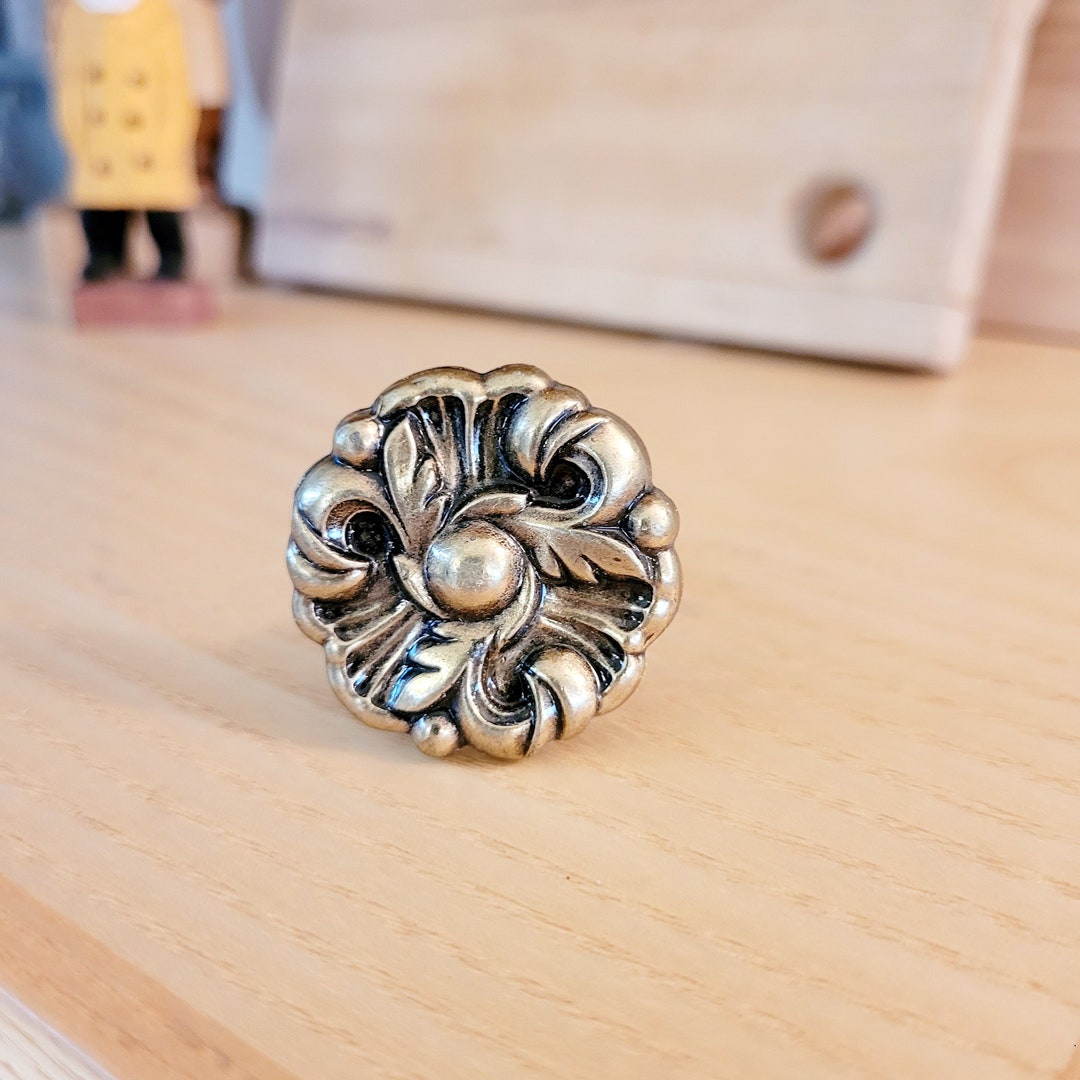 Round Brass Drawer Pulls Vintage Amerock Floral Rosette - Etsy