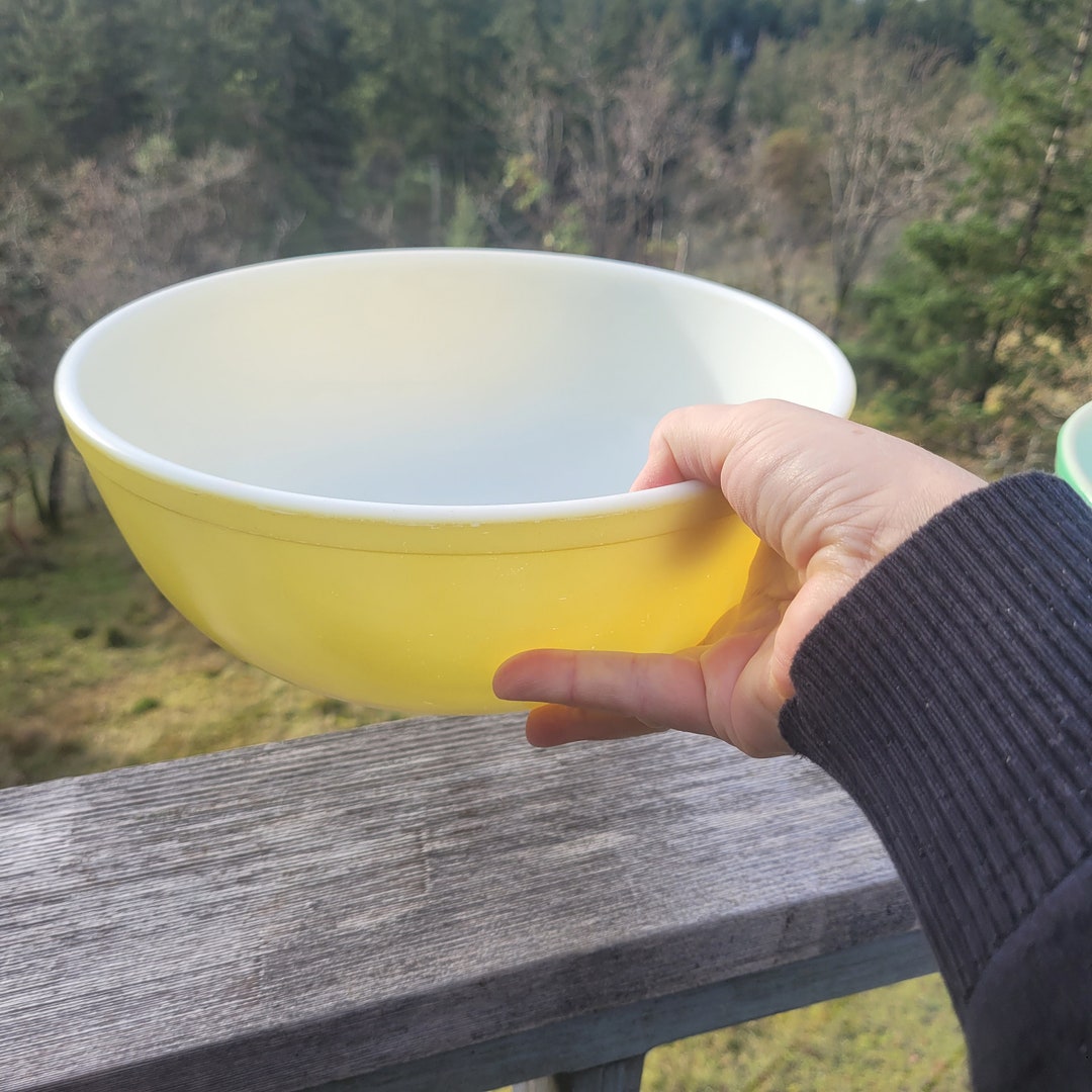 Pyrex Primary 404 Yellow Mixing Bowls, 2 Available, Solid Yellow Color ...