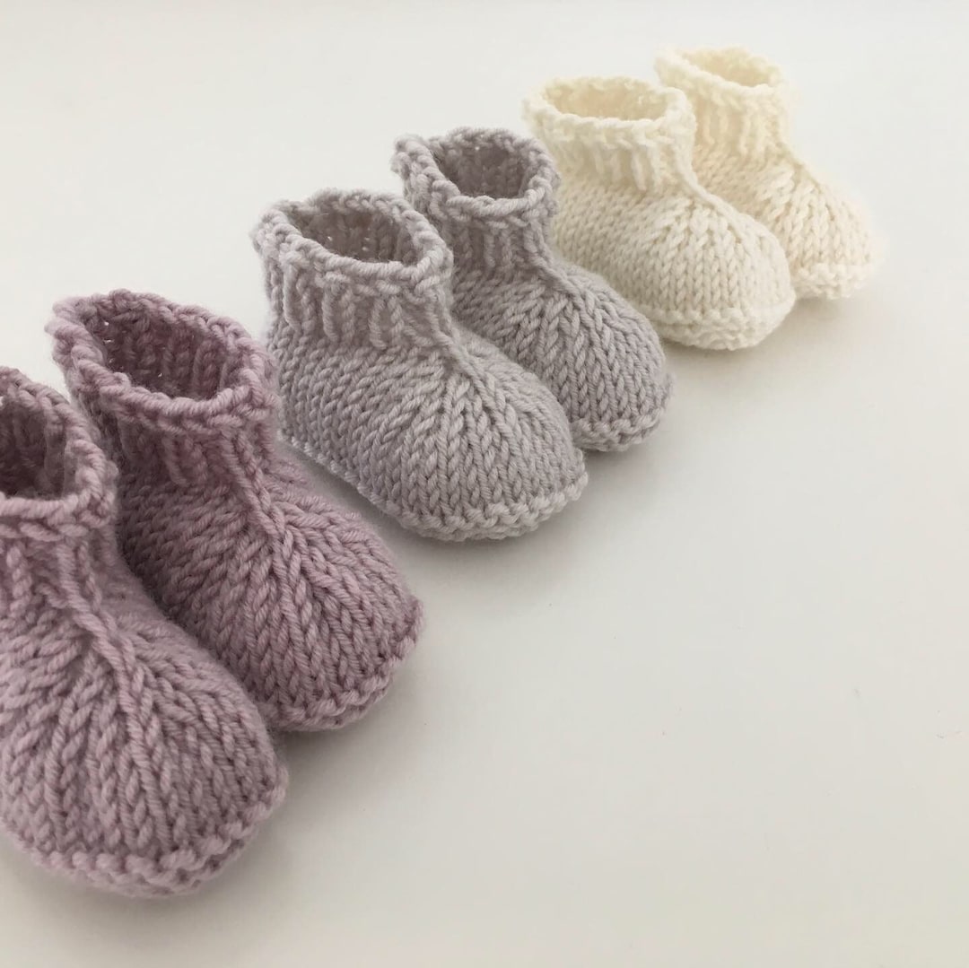 Baby Booties KNITTING PATTERN, Beginner Knit, Newborn Gift - English ...