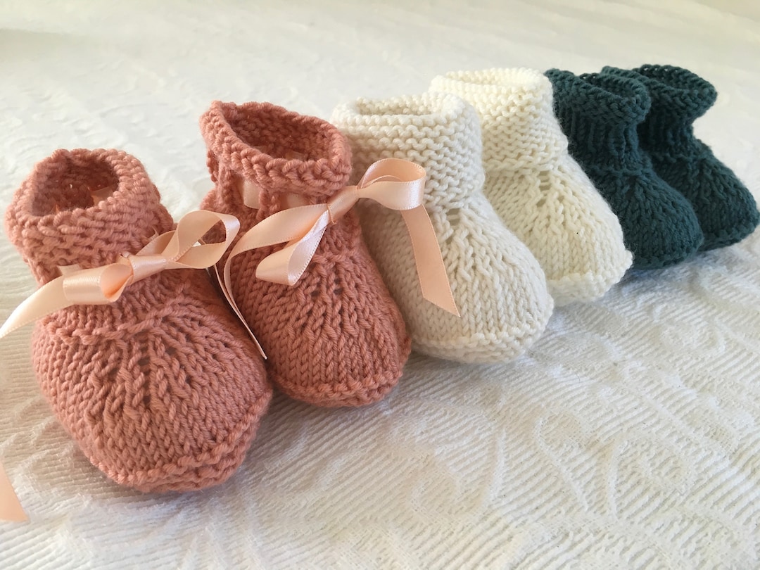 Baby Booties KNITTING PATTERN, Beginner Knit, Knit Flat or in the Round ...