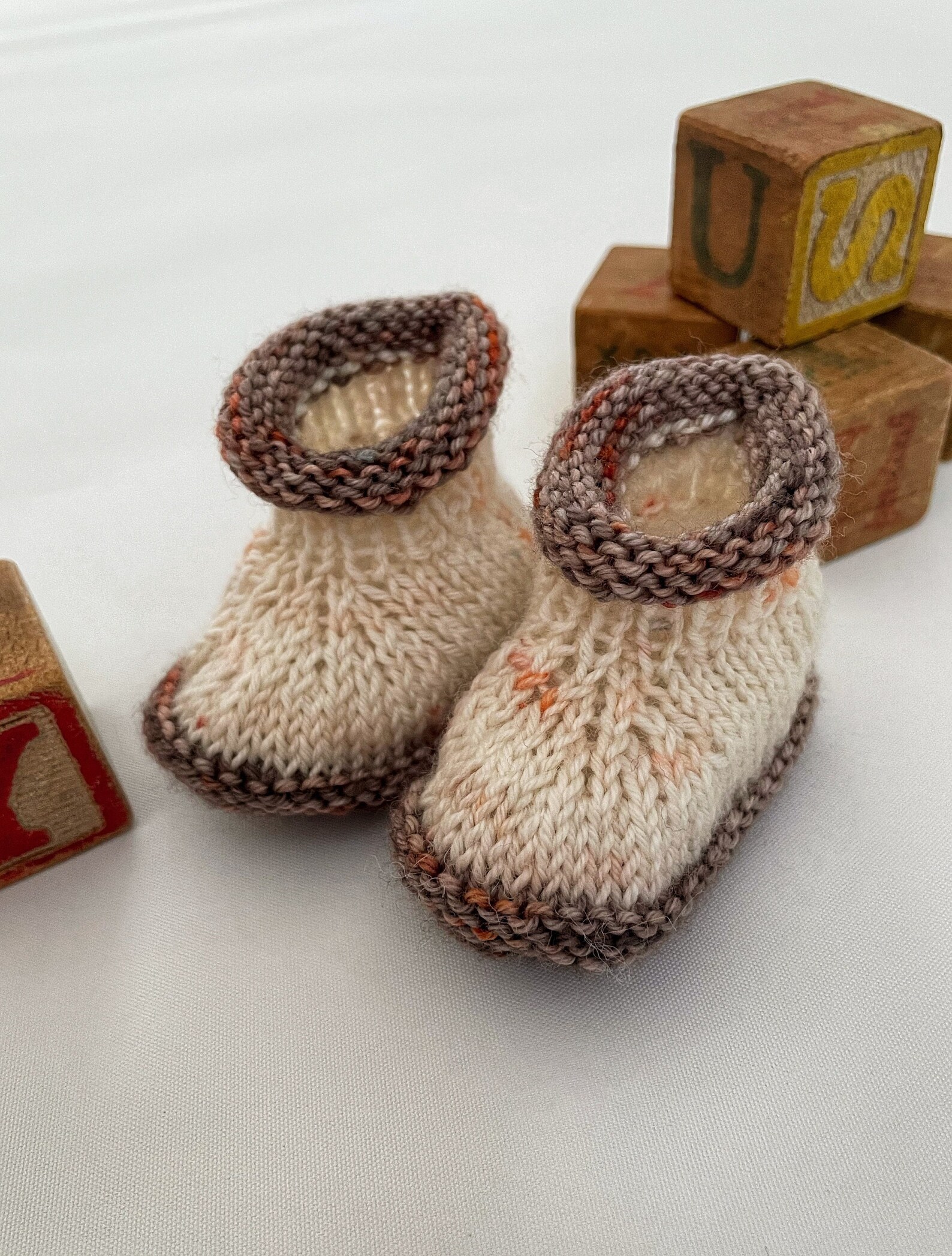 Baby Booties KNITTING PATTERN, Beginner Knit, Newborn Booties - English ...