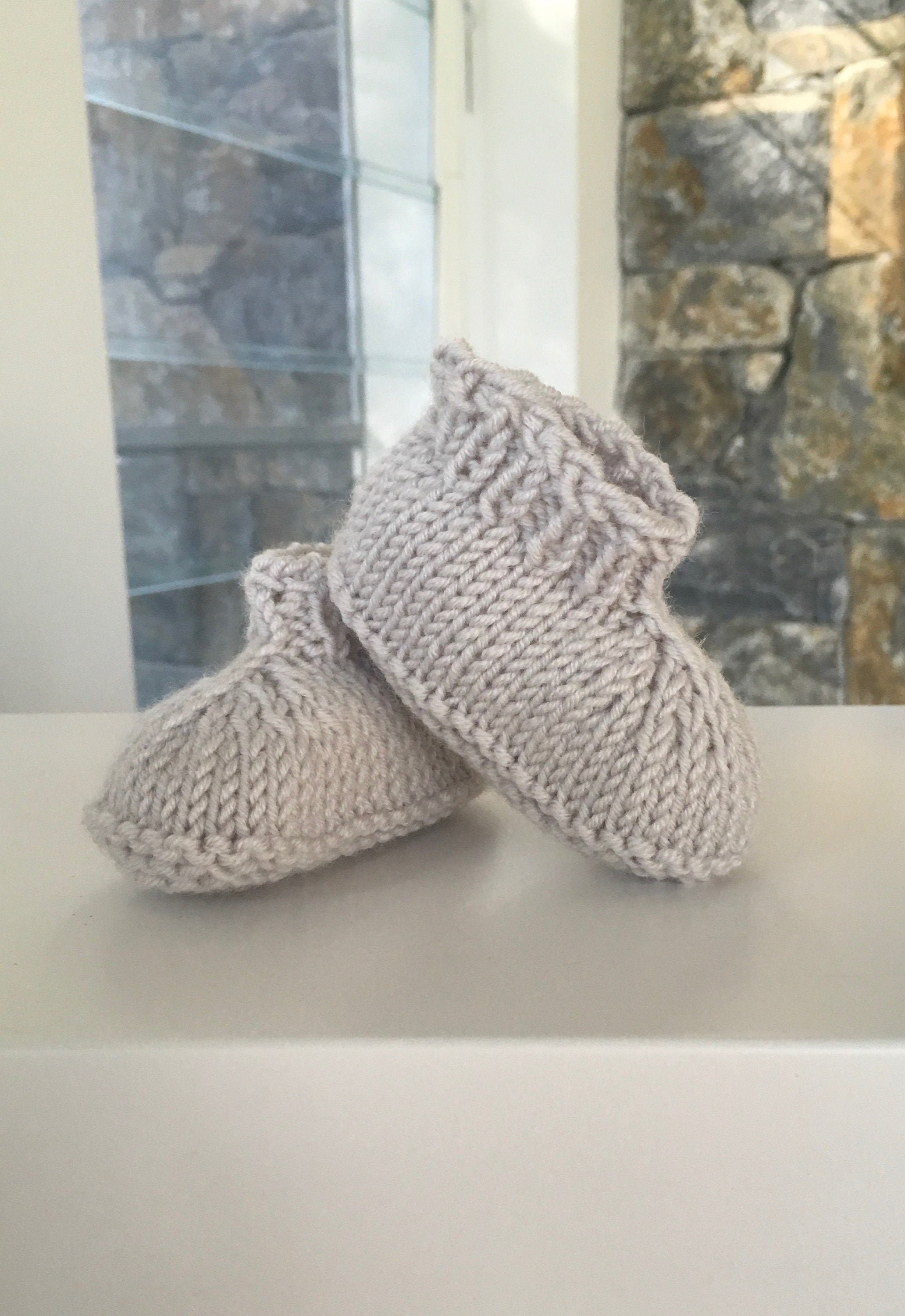 Baby Booties KNITTING PATTERN, Beginner Knit, Newborn Gift - English ...